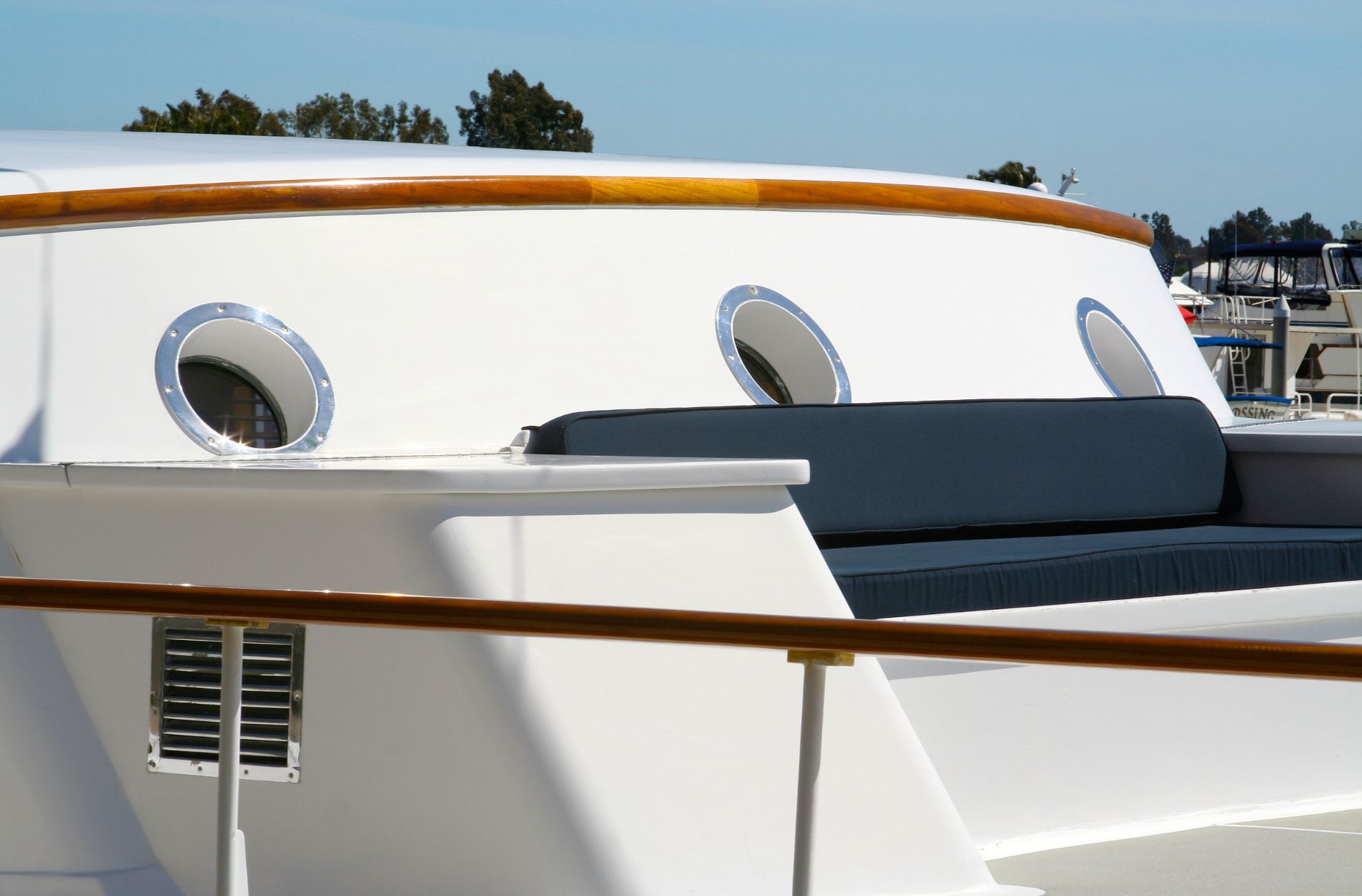 Building Stronger Boats with Carbon Fiber